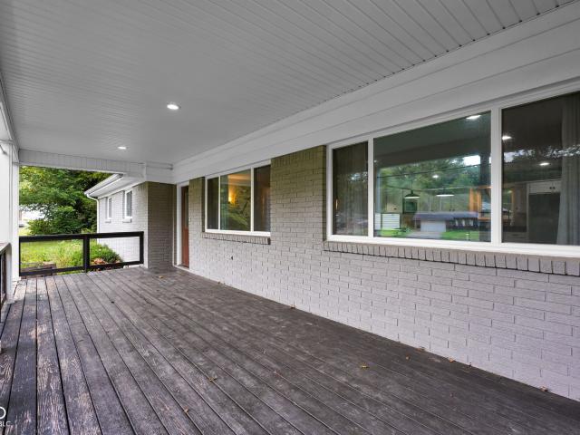19514 E Lake Site Drive