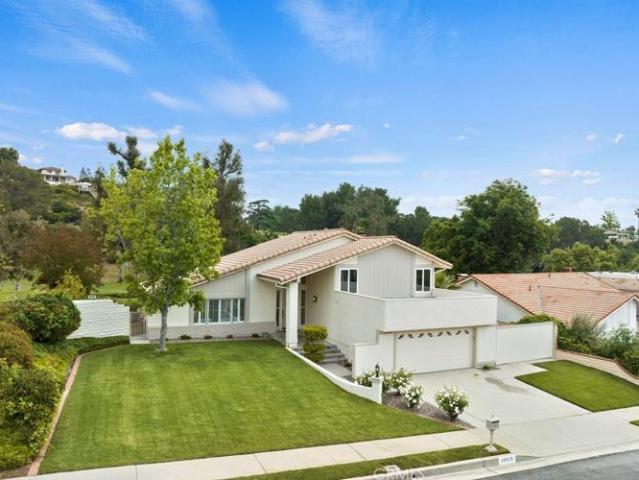 19515 Singing Hills Dr, Northridge, CA 91326