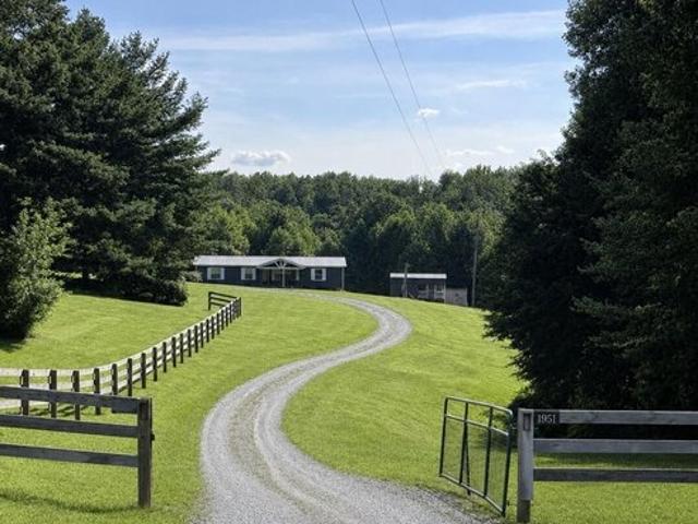 1951 Angel Ridge Rd, Hustonville, KY 40437