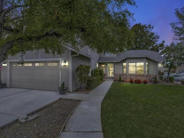 1951 Calistoga Dr, Hollister, CA 95023