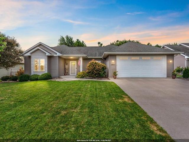 1951 Jacobsen Rd, Neenah, WI 54956