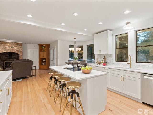 19524 th Ave NE, Woodinville, WA 98077 | MLS #2558