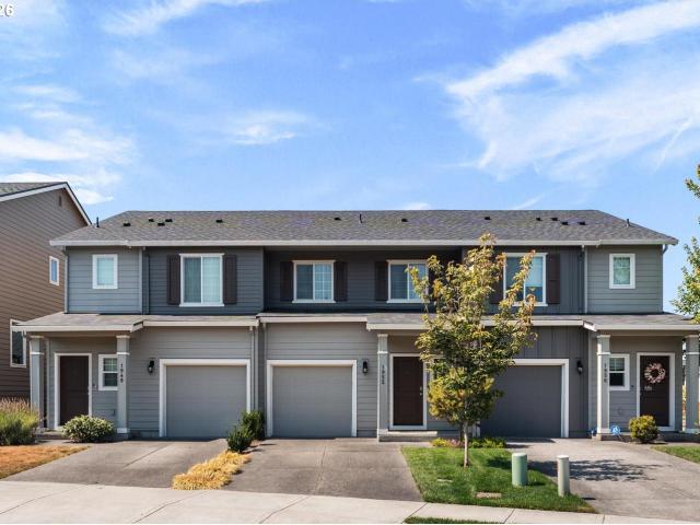 1952 NE 117TH CT