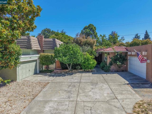 1952 Oak Grove Rd