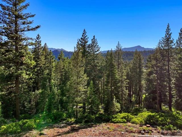 1952 Apalachee Dr, South Lake Tahoe, CA 96150