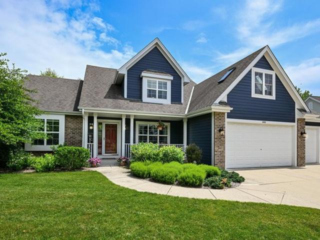 1952 Blackhawk Dr, Grafton, WI 53024