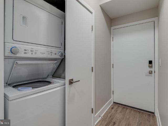 1952 Bryn Mawr Avenue # 4B