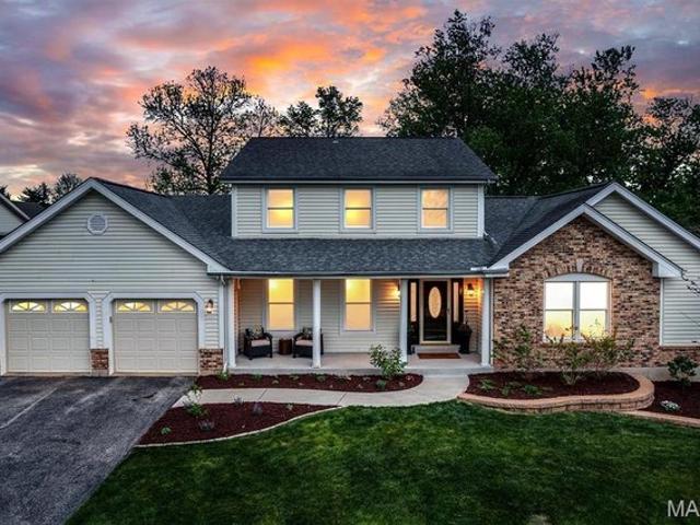1952 Farm Valley Dr, Chesterfield, MO 63017