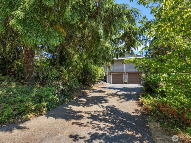 1952 rd Avenue NE