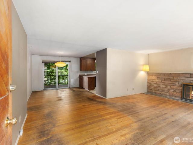 1952 th Avenue NE