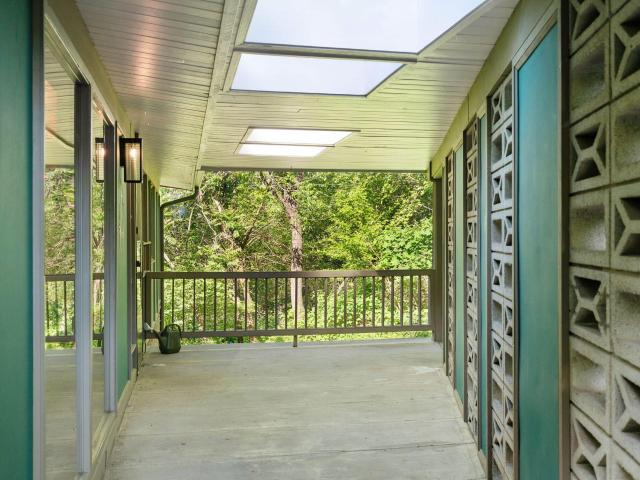 1952 Woodridge Circle