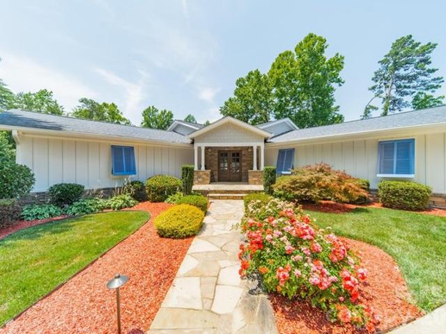 19533 Bustle Rd, Cornelius, NC 28031