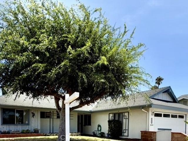 19532 Independence Ln, Huntington Beach, CA 92646