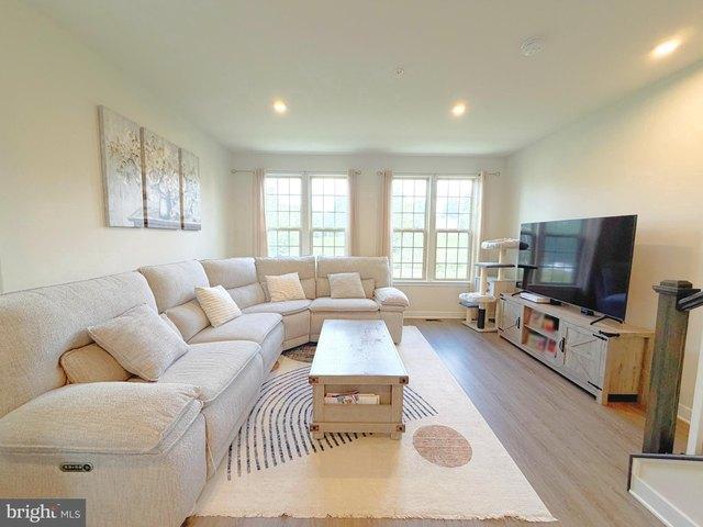 19536 Montgomery Village Ave, Montgomery Village, MD 20886