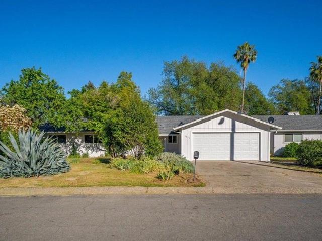 1953 Cameo Ct, Redding, CA 96002
