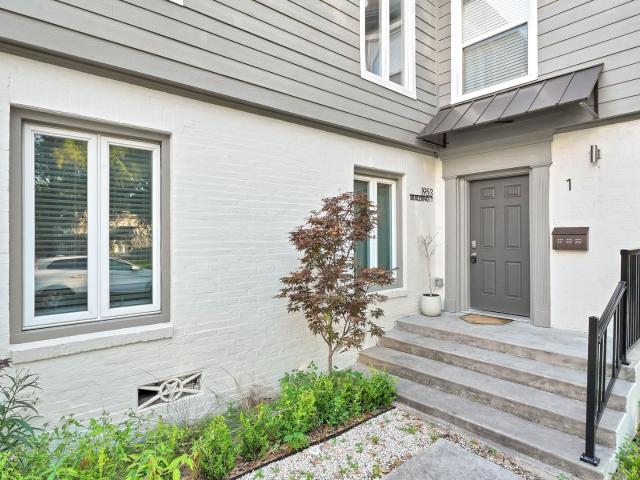 1953 Dryden St