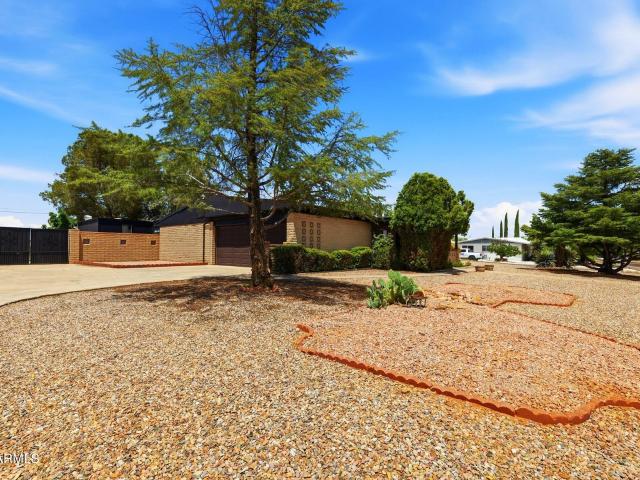 1953 golf links road