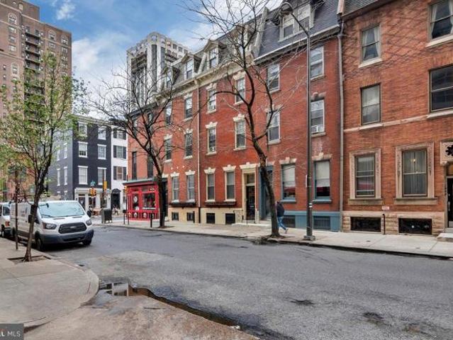 1953 Locust St #4, Philadelphia, PA 19103