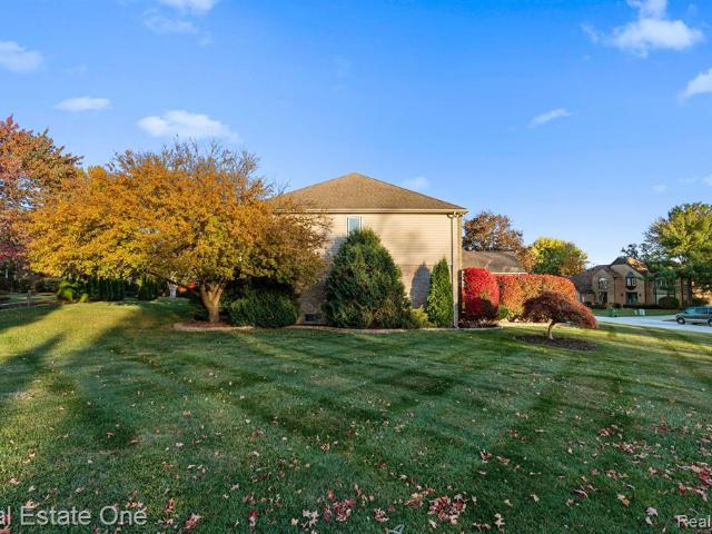 1953 regency hills drive