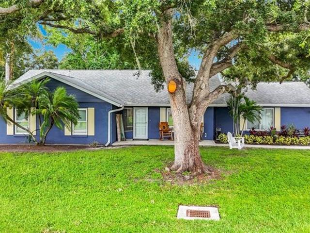 1953 Rolling Green Cir, Sarasota, FL 34240