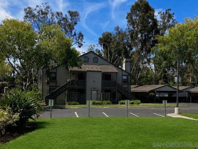 1953 Wellington Ln Unit 4, Vista, CA 92081