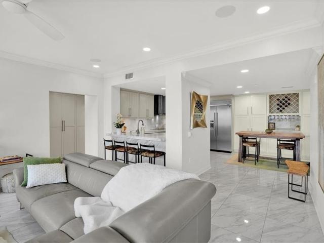 195 14th Street NE 2806