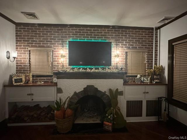 195 1 th Avenue | Compass