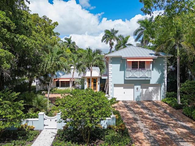 195 2nd Ave N, Naples, FL 34102 | MLS #225075 | Compass