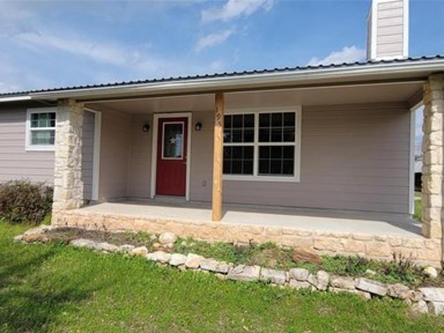 195 Cardinal Dr, Paige, TX 78659