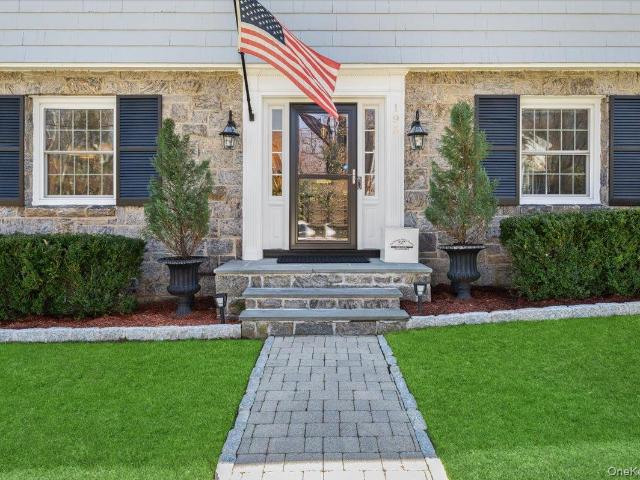 195 Central Pkwy, Mount Vernon, NY 10552 | MLS #978783 | Compass
