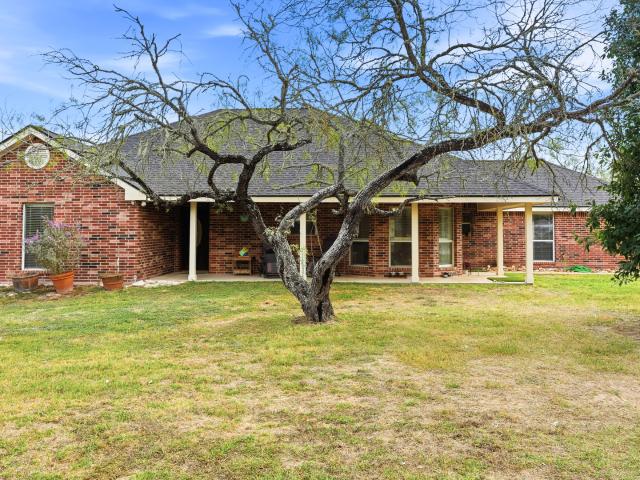 195 Cheyenne Ln, Kingsbury, TX 78638 | MLS #598532