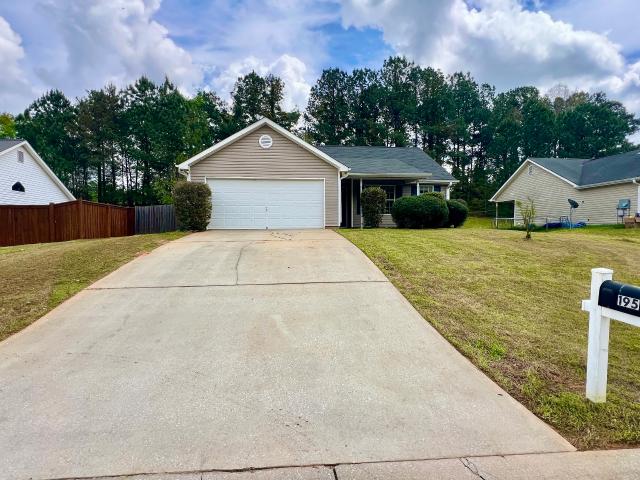 195 Creekside Dr, Grantville, GA 30220 | MLS #10734