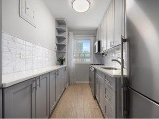 195 Adams Street, Unit 11F | Compass