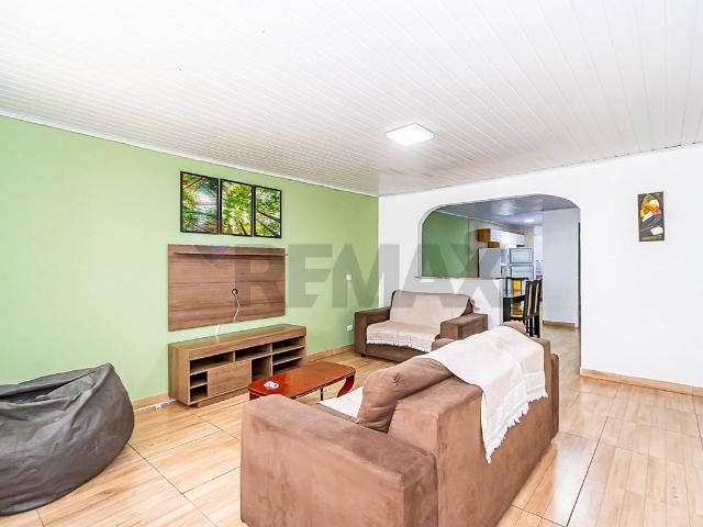 195 Área Útil Casa Alugar, 7 Dormitórios localizado em Rua Walter Jorge de Paiva, 147 Supermercado Jacomar Uberaba, Curitiba, Paraná, 81590170 | Brasil