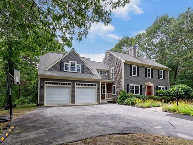 195 Bournehurst Dr, Plymouth, MA 02360