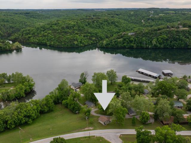 195 Edgewater Circle