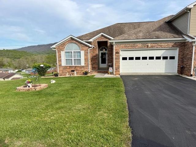 195 Forest Hill Dr, Tazewell, VA 24651