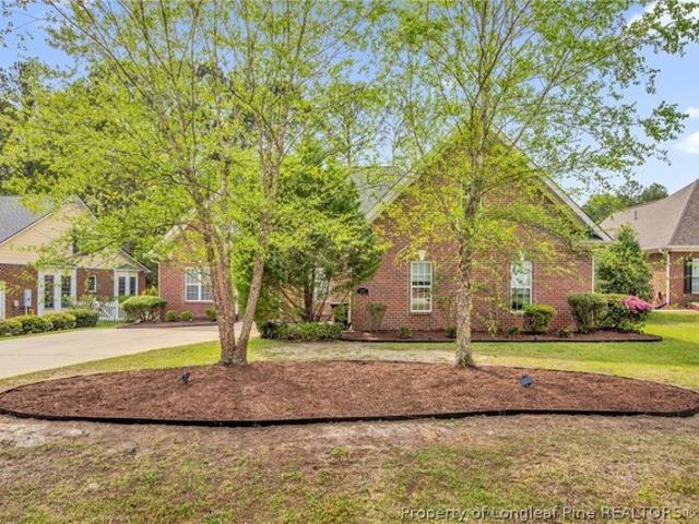 195 Falling Water Rd, Spring Lake, NC 28390