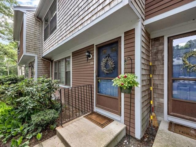 195 Falmouth Rd Apt 2D, Mashpee, MA 02649