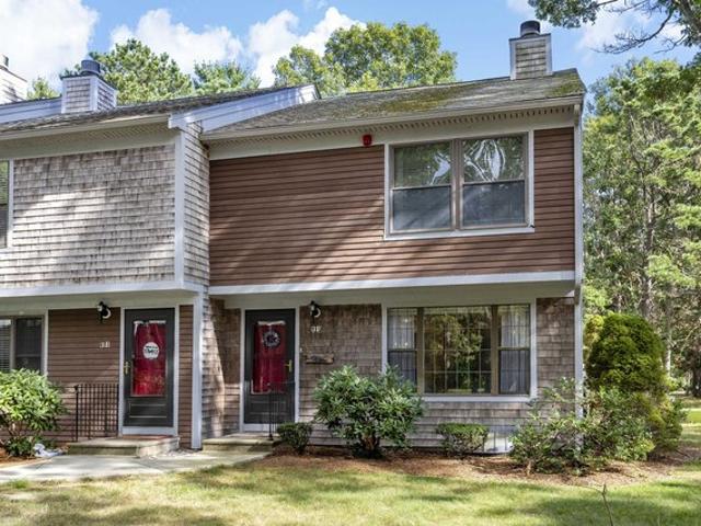 195 Falmouth Rd Apt 3F, Mashpee, MA 02649