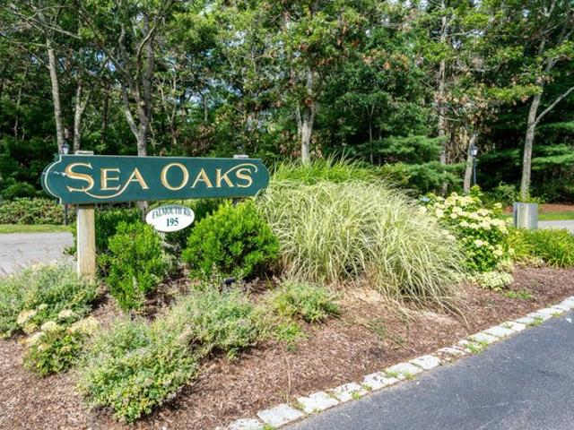 195 Falmouth Rd Apt 8D, Mashpee, MA 02649