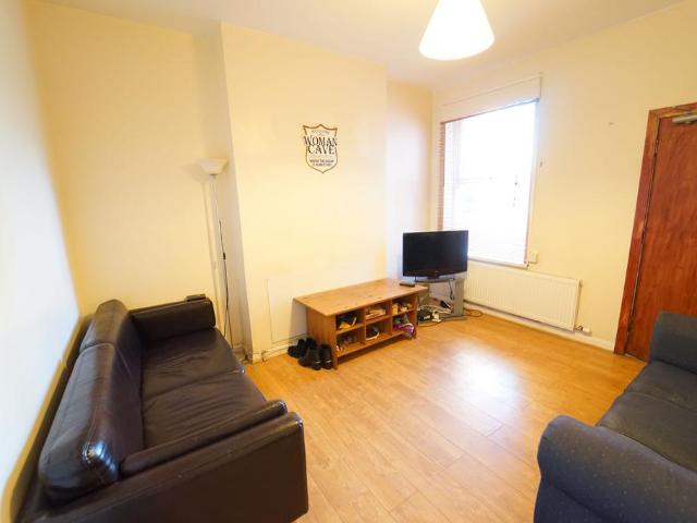 195 Ilkeston Road, Lenton. 4 bed house to rent £2,080 pcm £480 pw