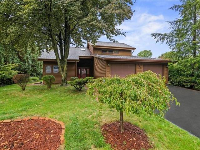 195 Jonathan Pl, Hermitage, PA 16148