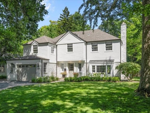 195 Lakeside Pl, Highland Park, IL 60035