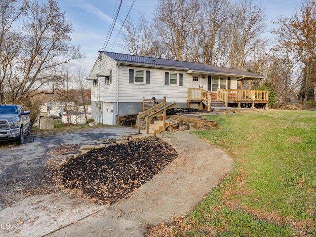 195 Lynn Lane