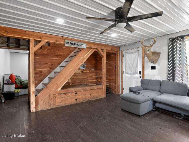 195 Morgan Rd