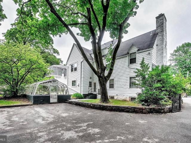 195 Midfield Road