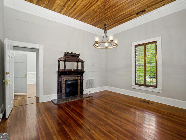 195 N Jeff Davis Drive