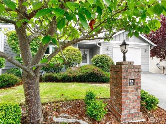 195 NW 12th Ct, Oak Harbor, WA 98277