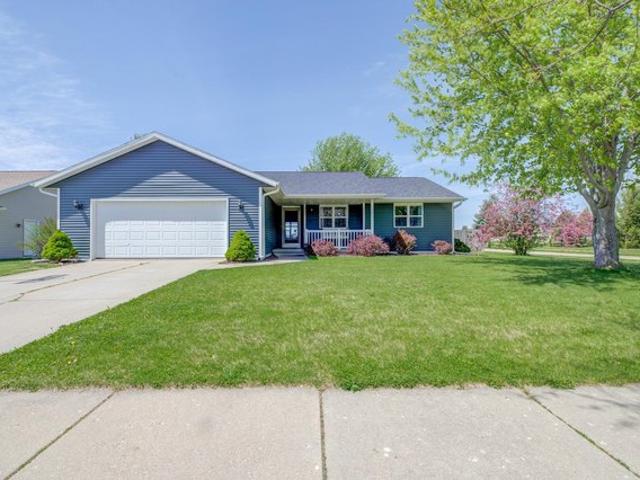 195 S 6th St, Evansville, WI 53536